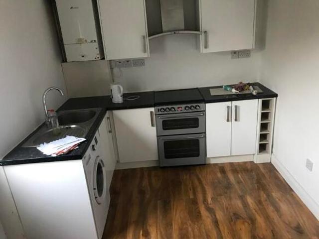 3 bedroom terraced house for rent in Sunningdale Avenue, Feltham, TW13