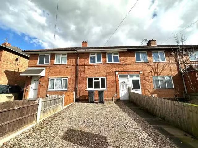 3 bedroom terraced house for rent in Sunningdale Road, Tyseley.