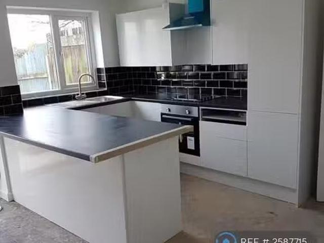3 bedroom terraced house for rent in Swan Street, Alvechurch.