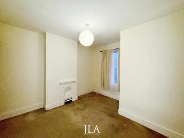 3 bedroom terraced house for rent in Pool Road, Leicester, LE3
