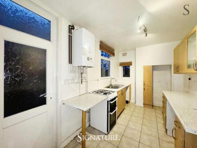 3 bedroom terraced house for rent in Pool Road, Leicester, LE3