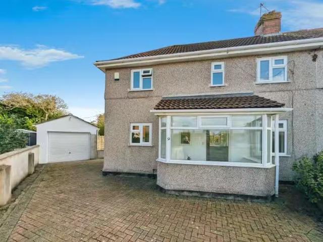 3 bedroom terraced house for rent in Portbury Walk Shirehamp.