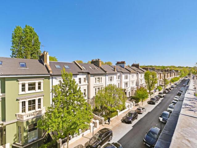 3 bedroom terraced house for rent in Portland Road Notting Hill London, W11