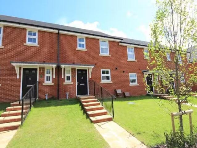 3 bedroom terraced house for rent in Paddocks Way, Ferndown, B.