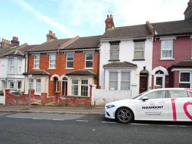 3 bedroom terraced house for rent in Pagitt Street Chatham Kent ME4