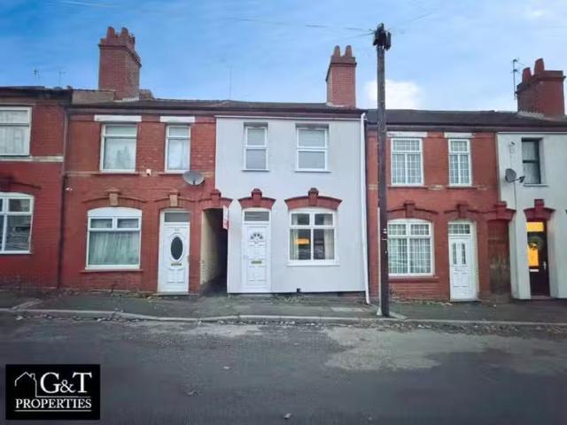 3 bedroom terraced house for rent in Park Road, Netherton, Dud.