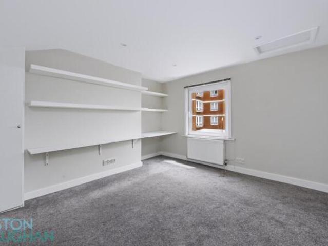 3 bedroom terraced house for rent in Park Street, Brighton, BN2