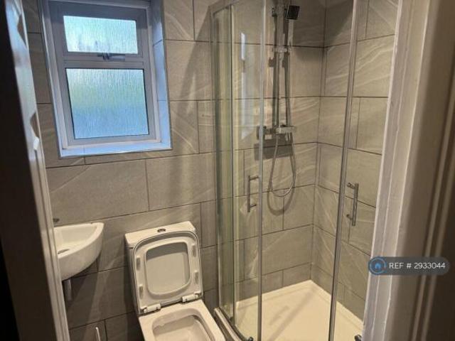 3 bedroom terraced house for rent in Petersham Gardens, Orpington, BR5