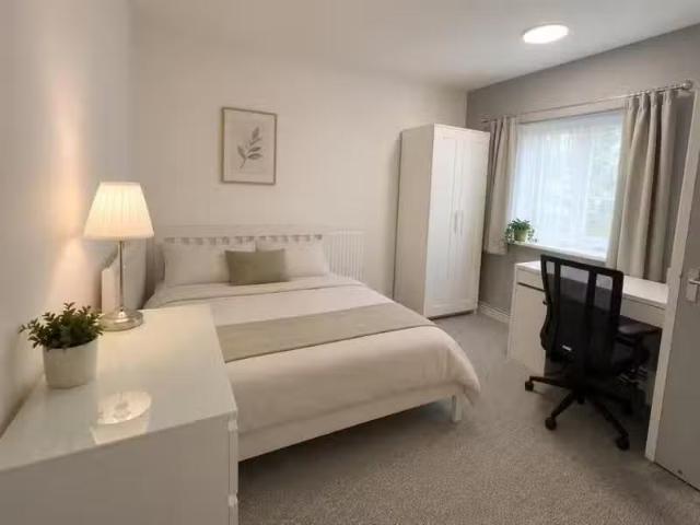 3 bedroom terraced house for rent in Peverell Close, Bristol.