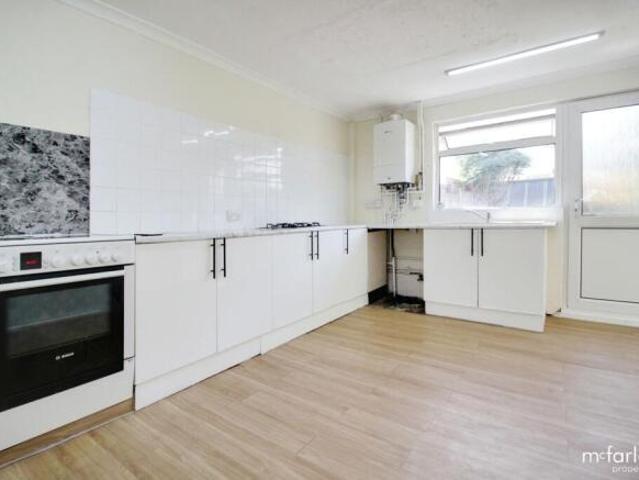 3 bedroom terraced house for rent in Pewsham Road, Swindon, SN2