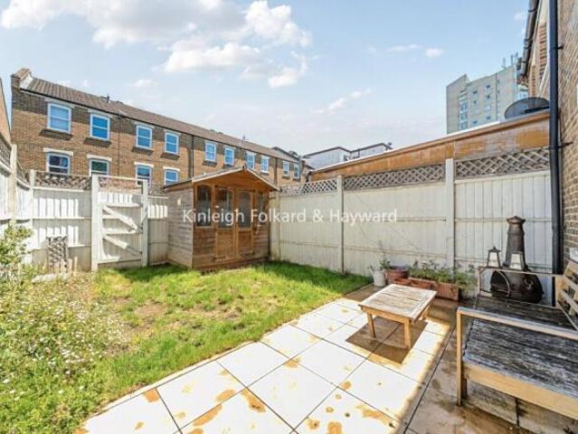 3 bedroom terraced house for rent in Pennington Close, London, SE27