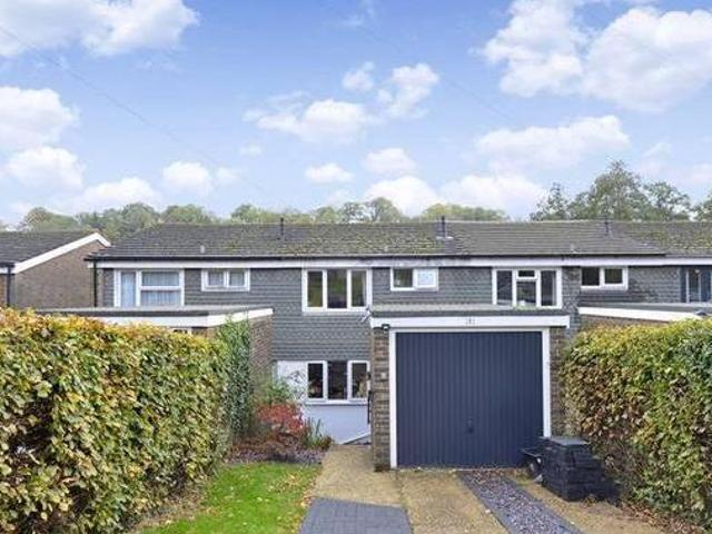 3 bedroom terraced house for rent in Peperharow Road Godalming GU7