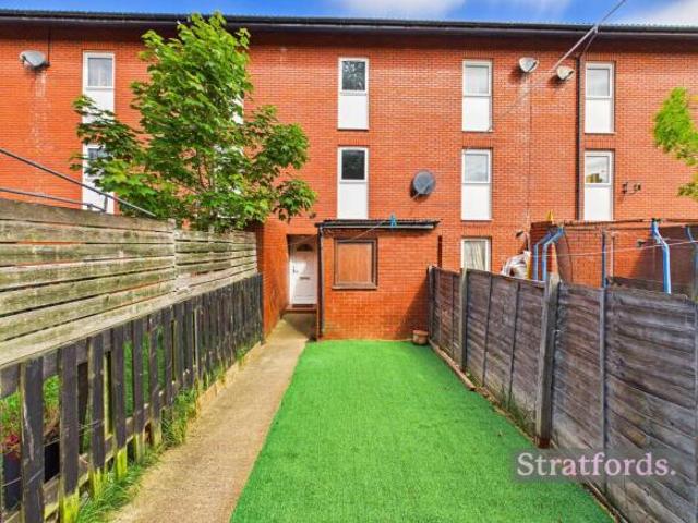 3 bedroom terraced house for rent in Permayne, New Bradwell, MK13