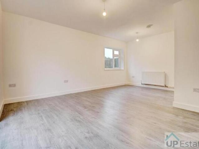 3 bedroom terraced house for rent in Pershore Place, Cannon Hill, Coventry, CV4