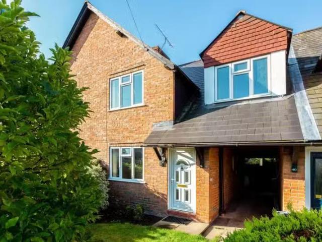 3 bedroom terraced house for rent in Perrior Road Godalming GU7