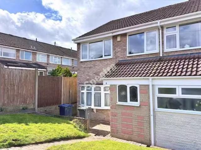 3 bedroom terraced house for rent in Pitcairn Close, Stirchley.