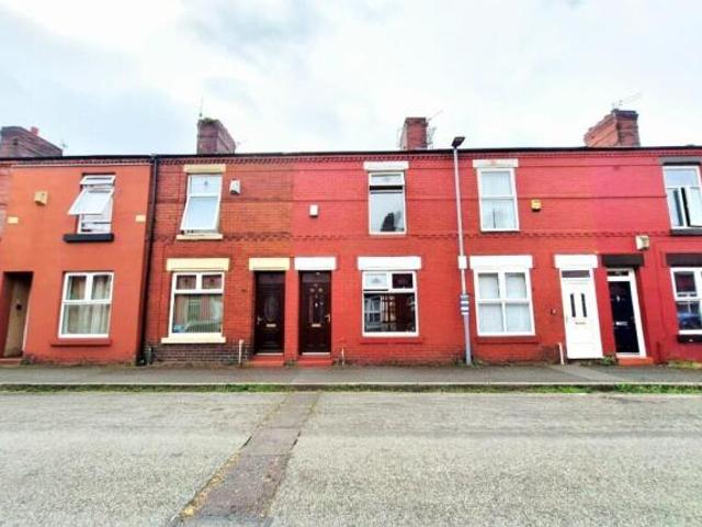 3 bedroom terraced house for rent in Pinnington Road, Gorton, Manchester, M18