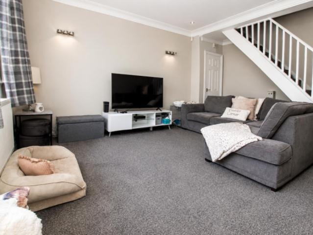 3 bedroom terraced house for rent in Plodder Lane, Farnworth, Bolton, BL4