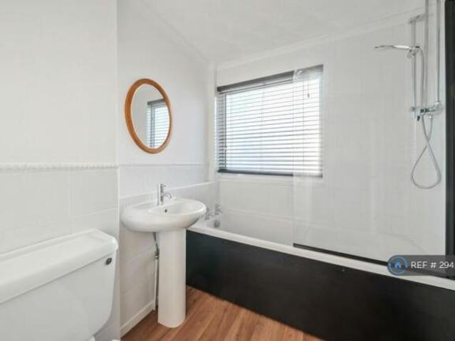 3 bedroom terraced house for rent in Plover Close, Southampton, SO16