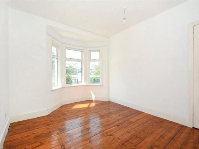 3 bedroom terraced house for rent in Pretoria Avenue, Walthamstow, London, E17