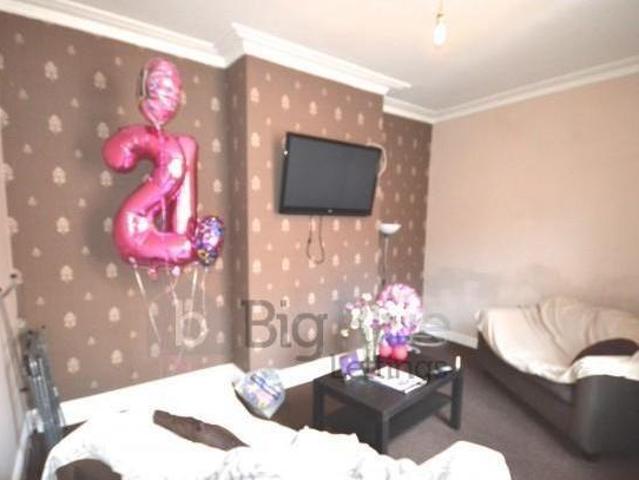 3 Bedroom Terraced House For Rent In Prime Location
