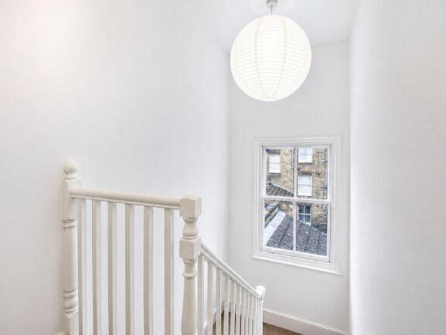 3 bedroom terraced house for rent in Princess Street, SE1