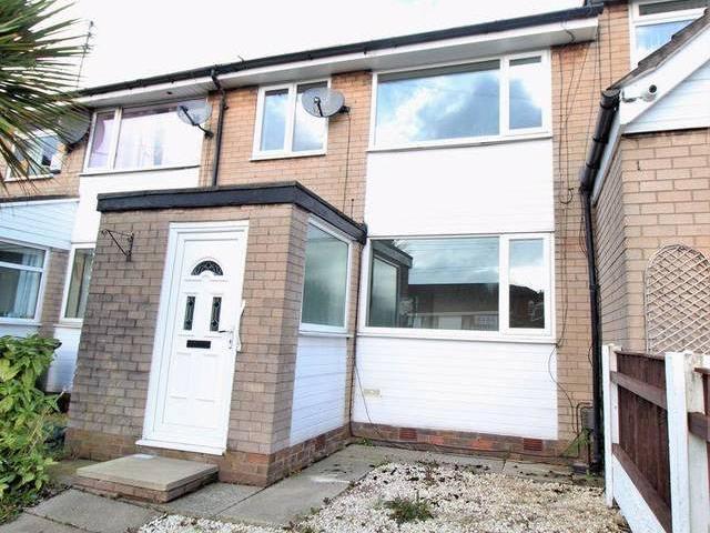 3 bedroom terraced house for rent in Promenade Street Heywood OL10