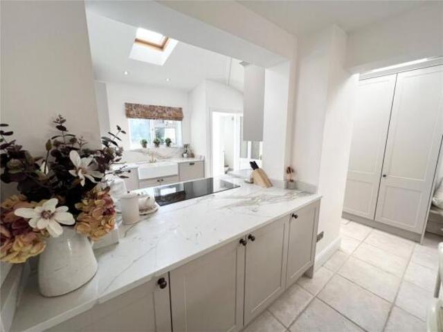 3 bedroom terraced house for rent in Quarry Road, Old Town, Swindon, Wiltshire, SN1