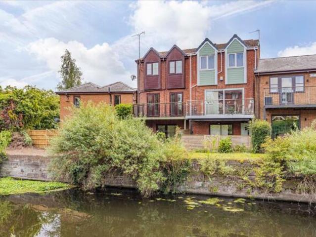 3 bedroom terraced house for rent in Quayside Close, Nottingham, NG2