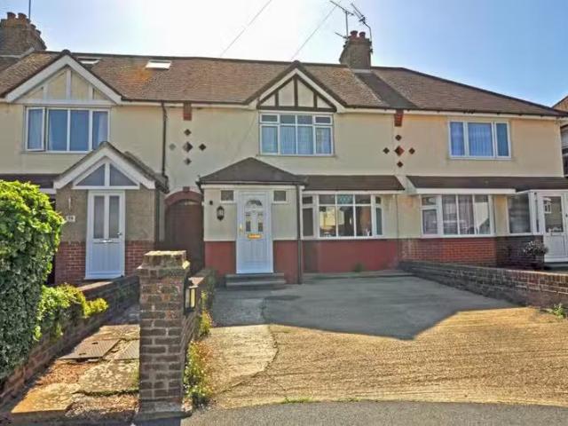 3 bedroom terraced house for rent in Queens Road, Eastbourne.