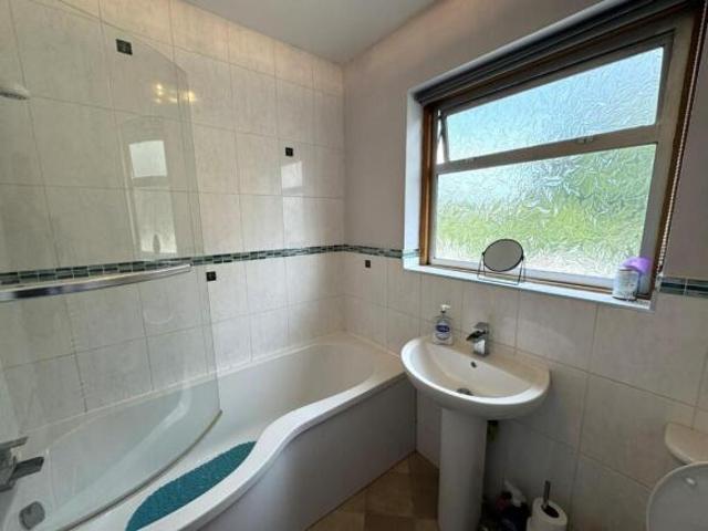 3 bedroom terraced house for rent in Queensholm Crescent, Bristol, BS16