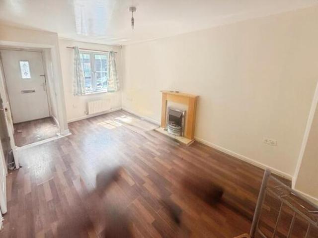 3 bedroom terraced house for rent in Queensland Road, Gorton, M18