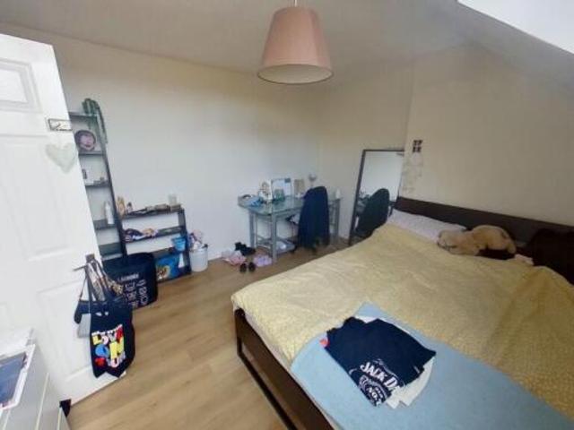 3 bedroom terraced house for rent in Royal Park Avenue, Hyde Park, Leeds, West Yorkshire, LS6