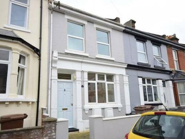 3 bedroom terraced house for rent in Rochester Avenue Rochester ME1
