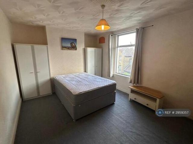 3 bedroom terraced house for rent in Rochester St, Chatham, ME4