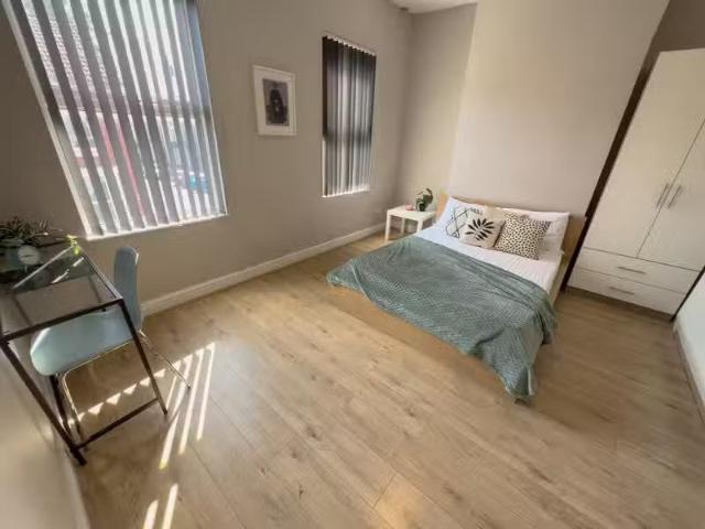 3 bedroom terraced house for rent in Romer Road, L6 6DH,, L6