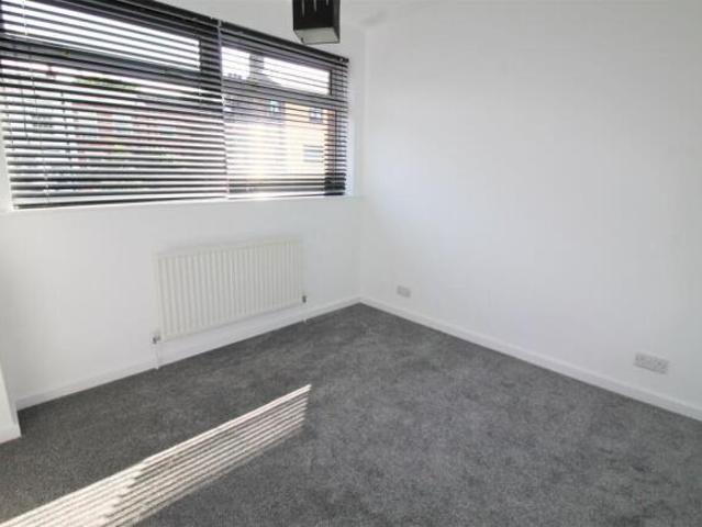 3 bedroom terraced house for rent in Roslin Gardens, Bolton, BL1