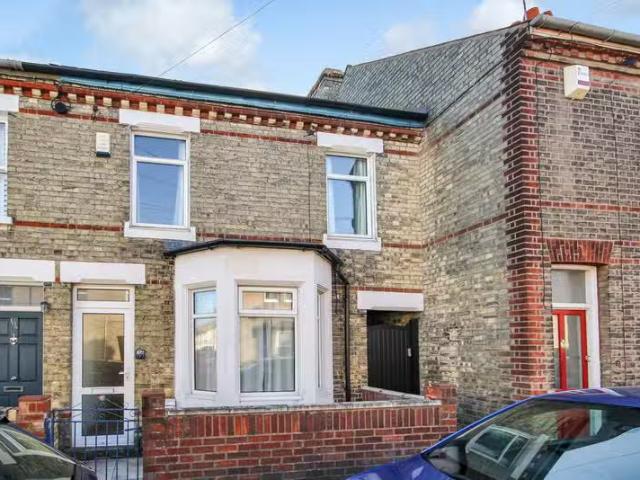 3 bedroom terraced house for rent in Ross Street, CB1