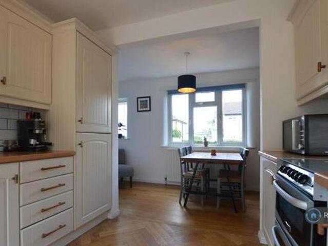 3 Bedroom Terraced House For Rent In Rawdon, Leeds