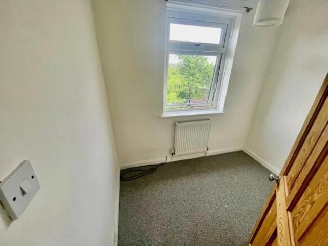 3 bedroom terraced house for rent in Radnor Avenue, Welling, Kent, DA16