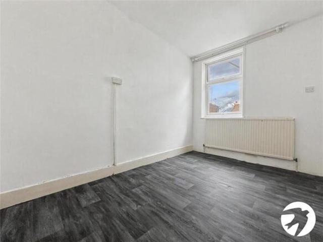 3 bedroom terraced house for rent in Rainham Road, Gillingham, Kent, ME7