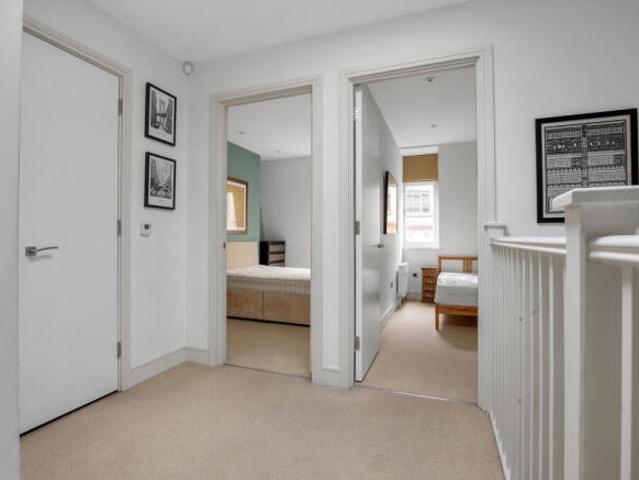 3 bedroom terraced house for rent in Rampart Street, London, E1