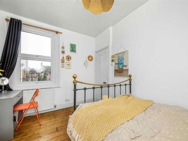 3 bedroom terraced house for rent in Revelon Road, Brockley, SE4