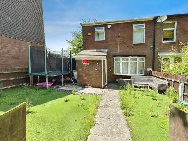 3 bedroom terraced house for rent in Reedmace Close, B38