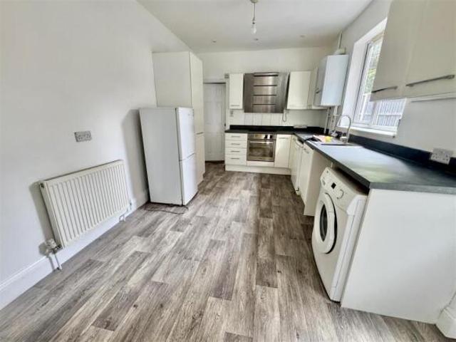 3 bedroom terraced house for rent in Reginald Street, Luton, LU2 7QZ, LU2
