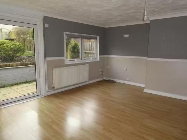 3 bedroom terraced house for rent in River View, Cumnock, Ayrs.