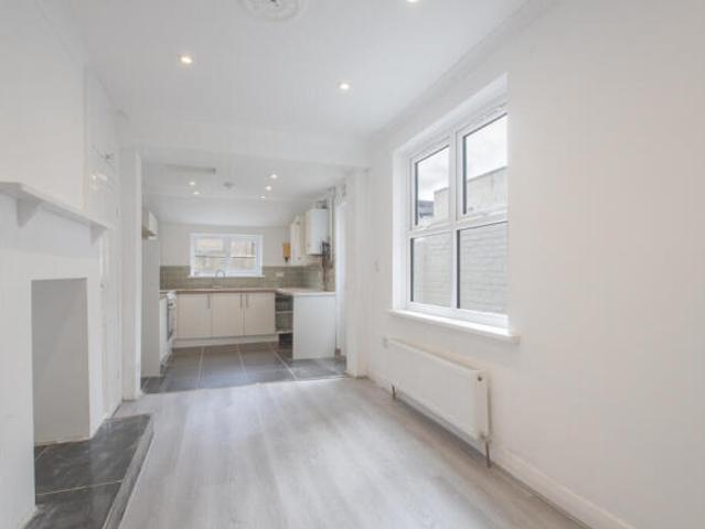 3 bedroom terraced house for rent in Riverdale Road, Erith, DA8