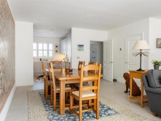 3 bedroom terraced house for rent in Rivermount Gardens, Guildford, GU2