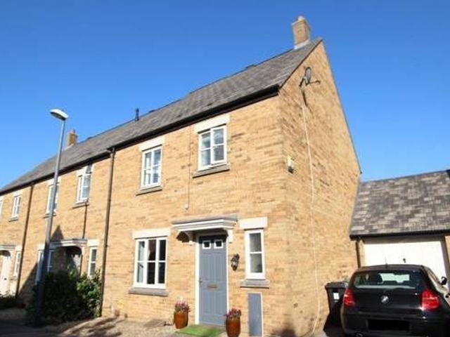 3 bedroom terraced house for rent in Riviera Way Stoke Gifford BS34