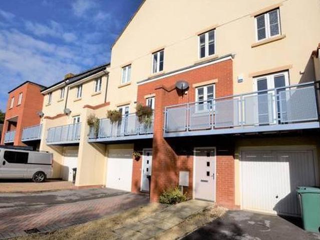 3 bedroom terraced house for rent in Ridley Avenue Mangotsfield BRISTOL BS16